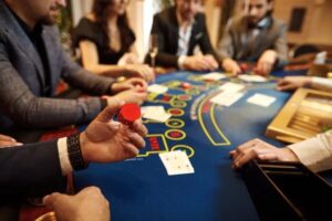 Blackjack vs Poker: The Differences and Which Card Game is Right for You? - HunnyPlay Blog